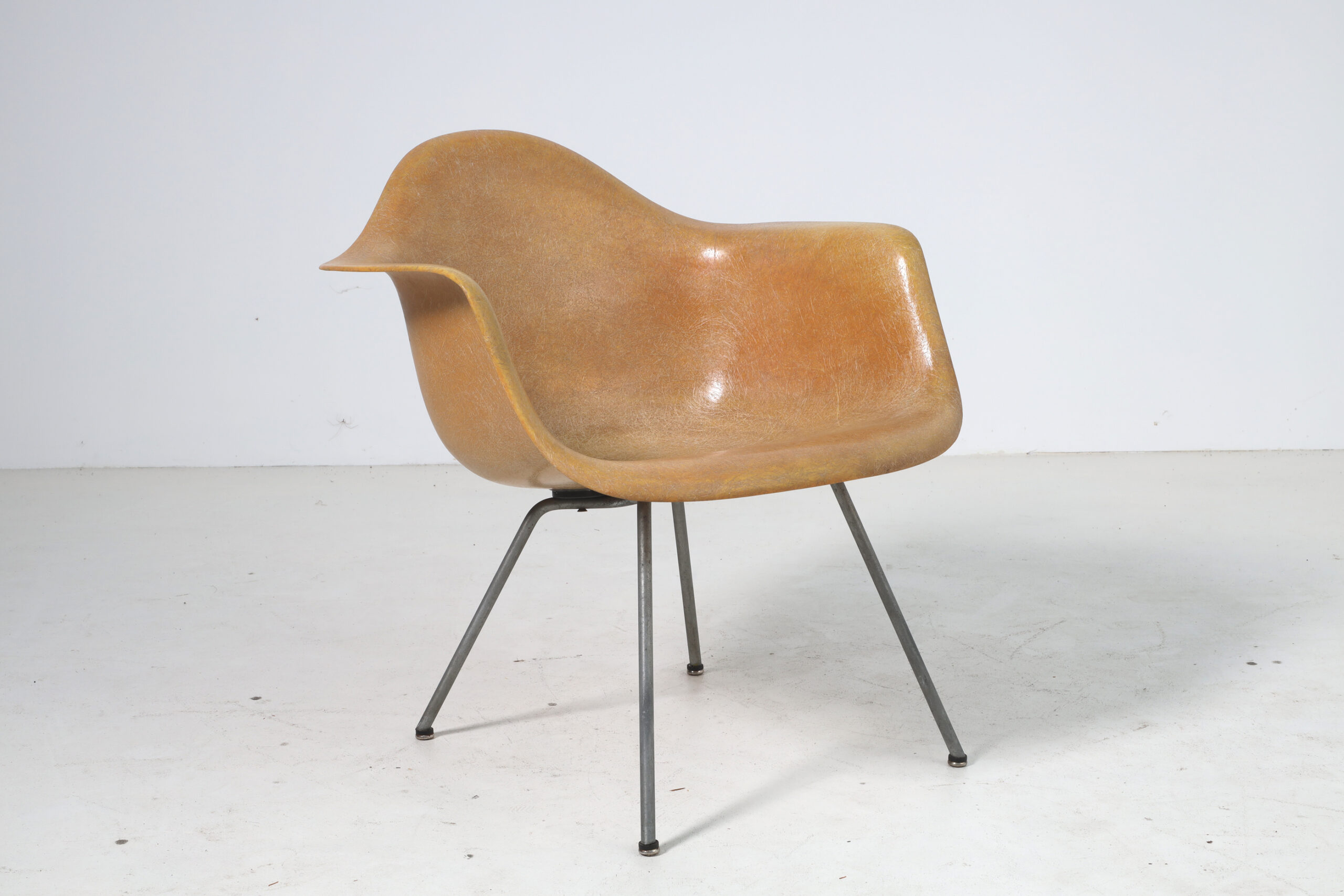 Early 2nd Generation Arm Shell Chair with Lounge X Base by Charles and ...
