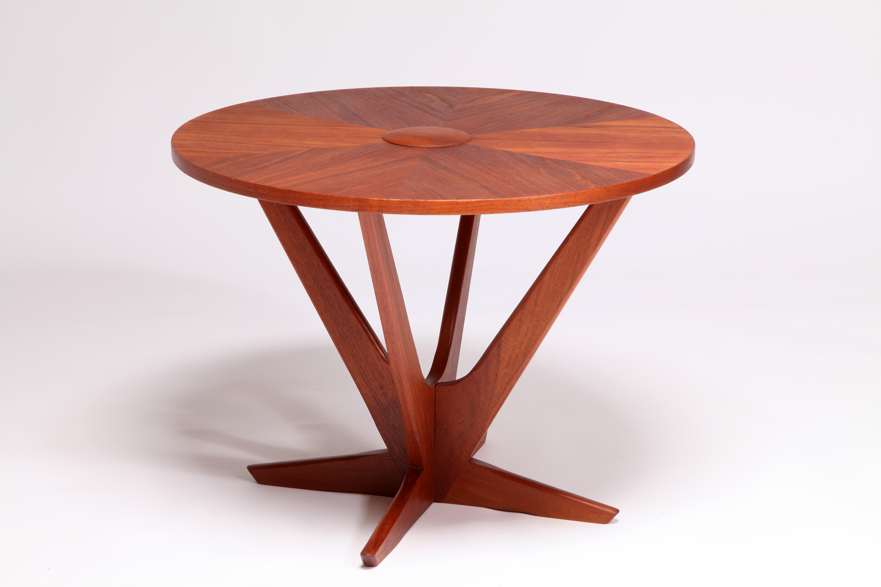 Kubus round coffee table Holger Georg Jensen | Swanky Systems