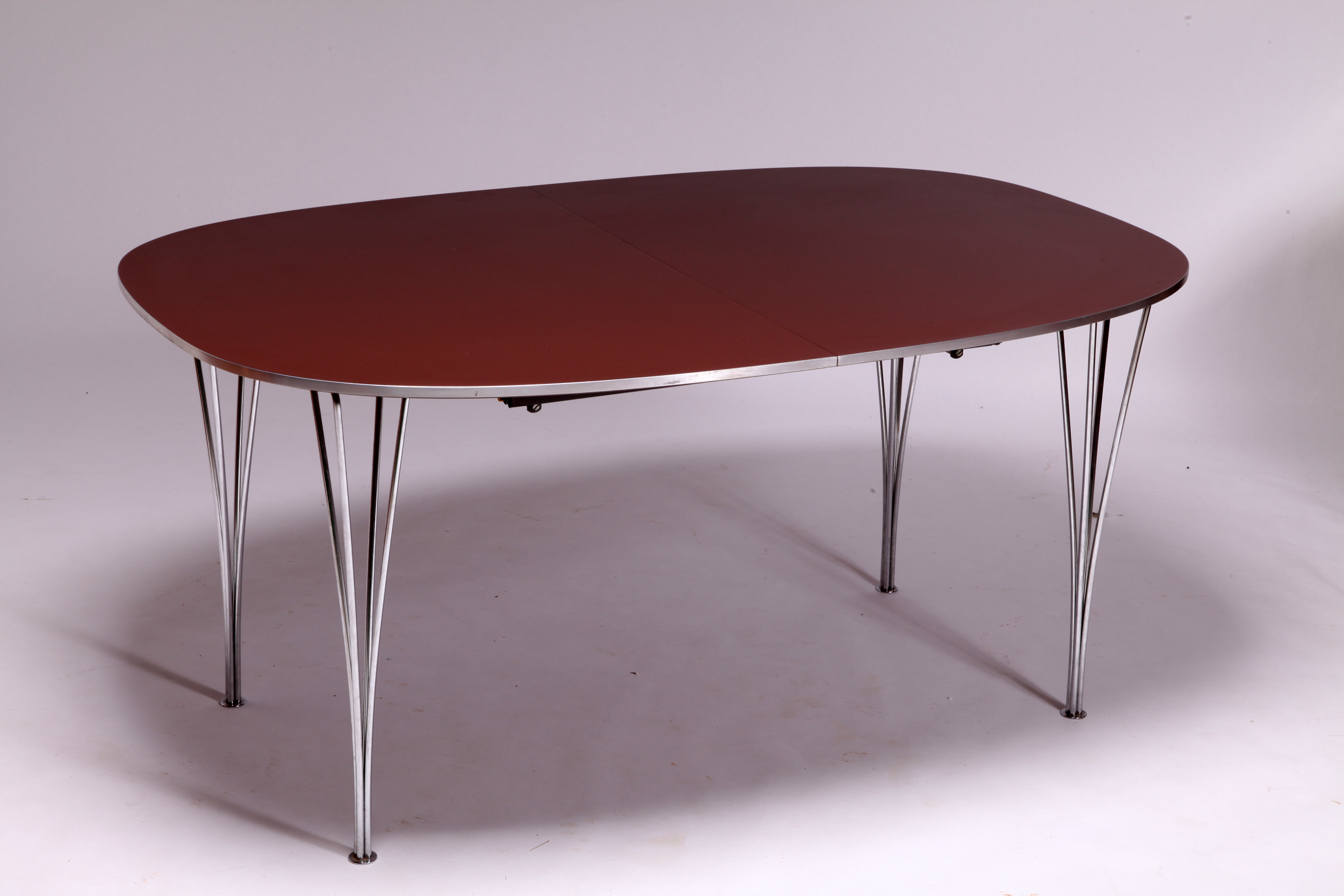 Super ellipse table Piet Hein Bruno Mathsson | Swanky Systems